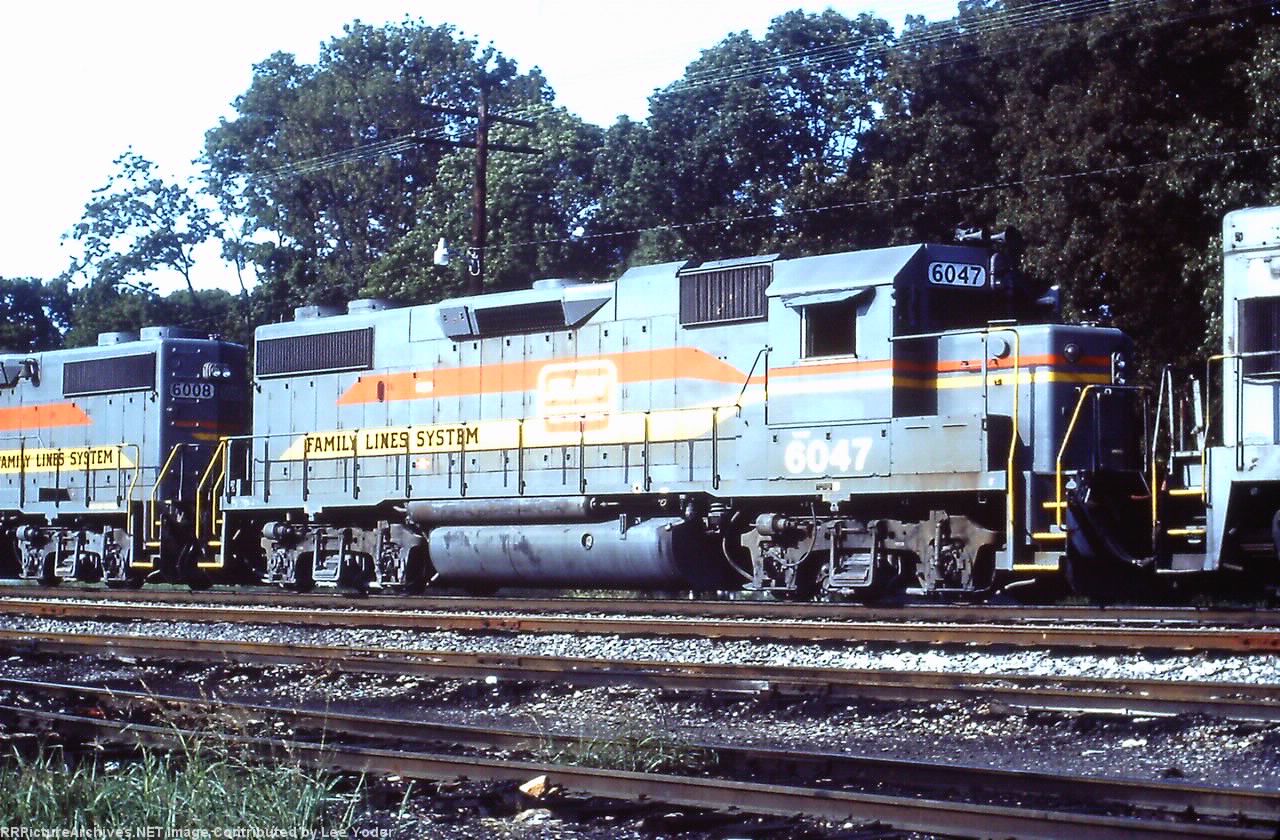 SBD 6047 GP38-2